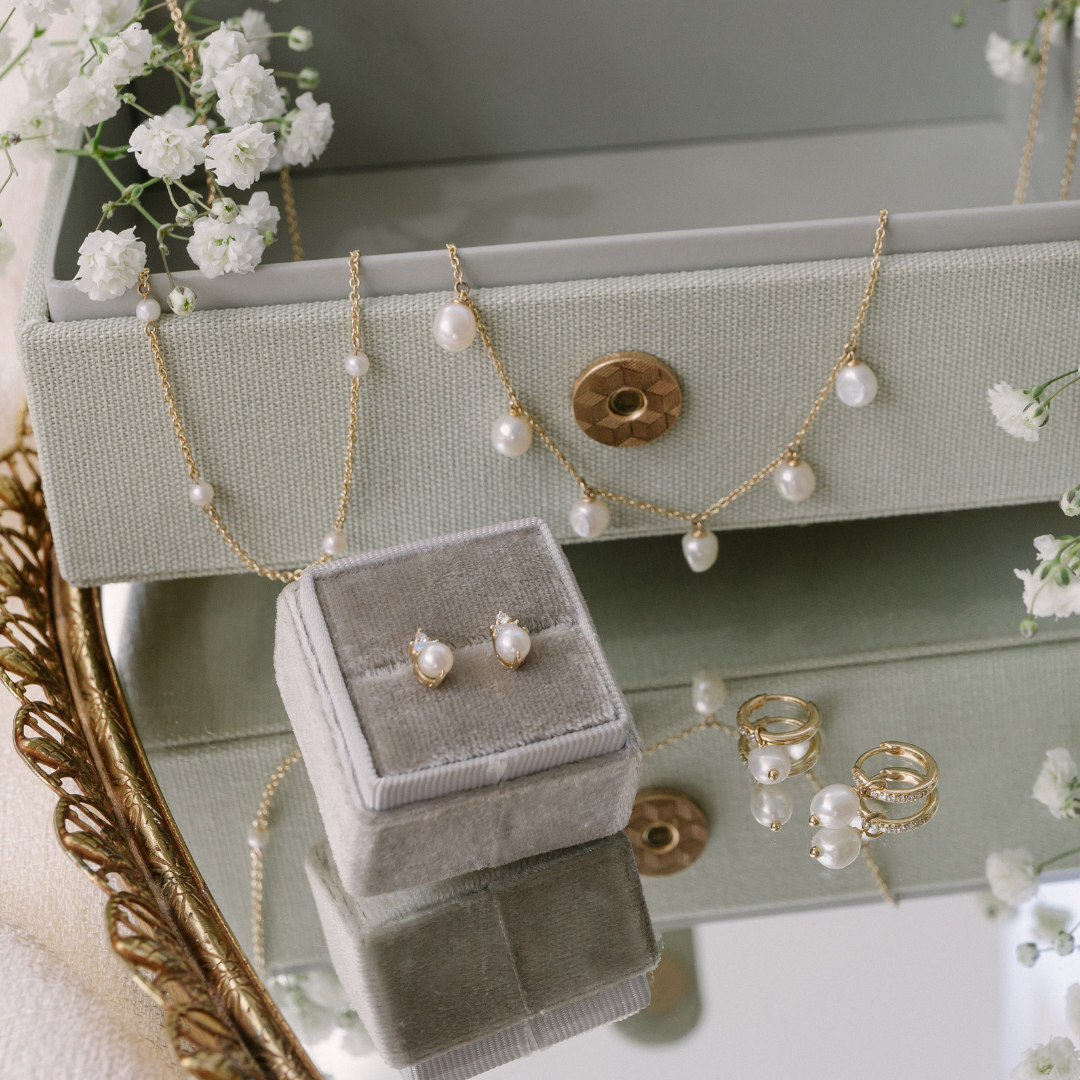 PEARLS 101: A Guide to Nature's Timeless Beauty - Valerie Madison